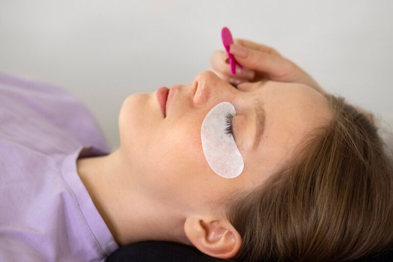 Eyelash Lift Guide: Types, Benefits & Aftercare